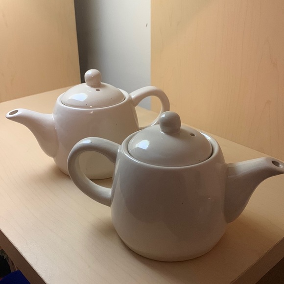 Daiso | Dining | Daiso Japan Small White Ceramic Teapot 2oz Set Of 2 ...